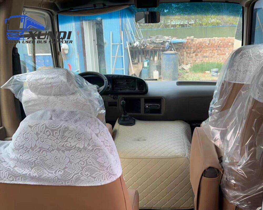 Toyota Coaster Bus 6 cylinder 1hz engine 29 seats