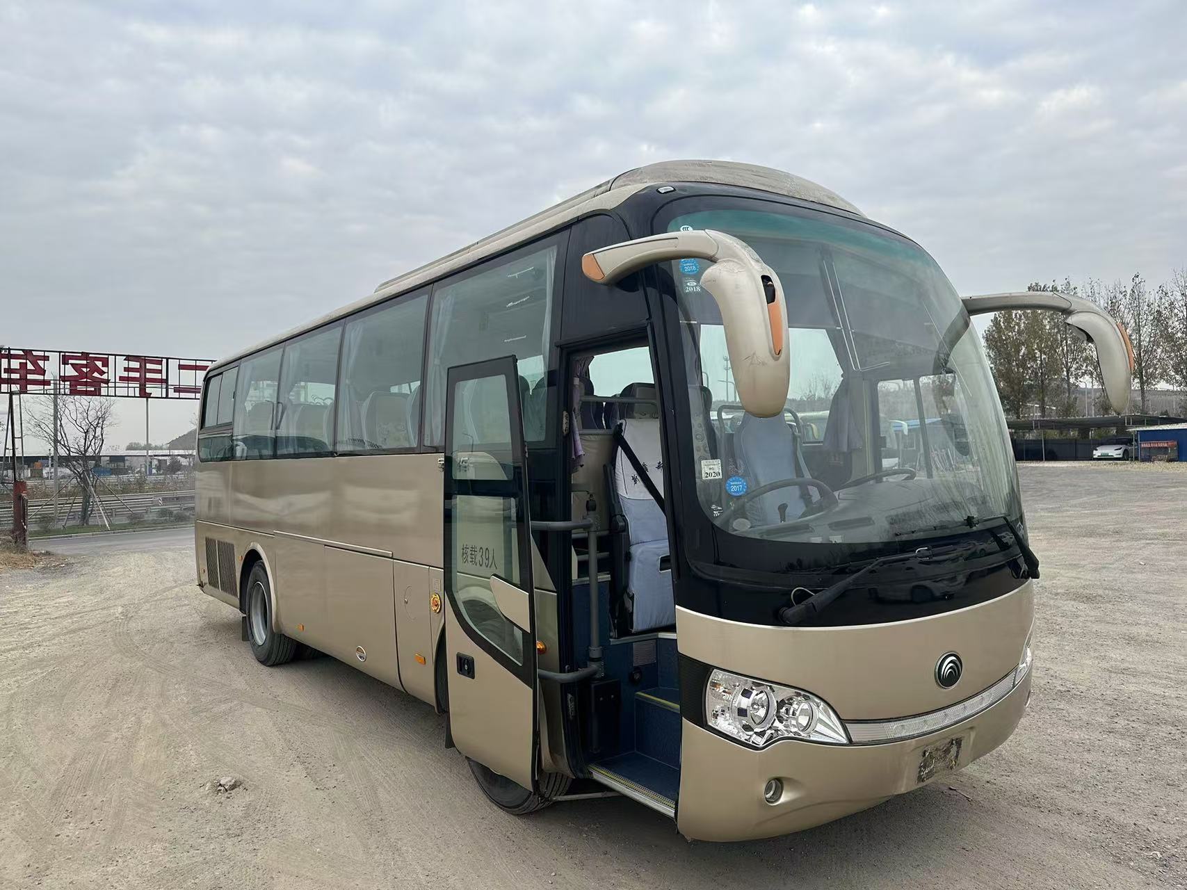 39 Seats 9 meters long Used YUTONG Buses 2019 Year with abs